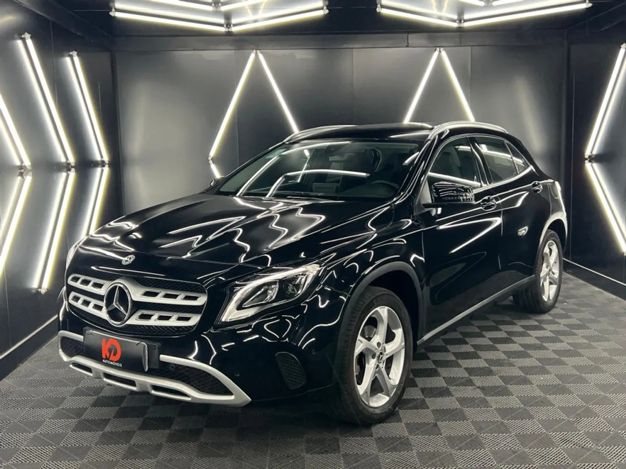 MERCEDES-BENZ GLA-200 Usados e Novos