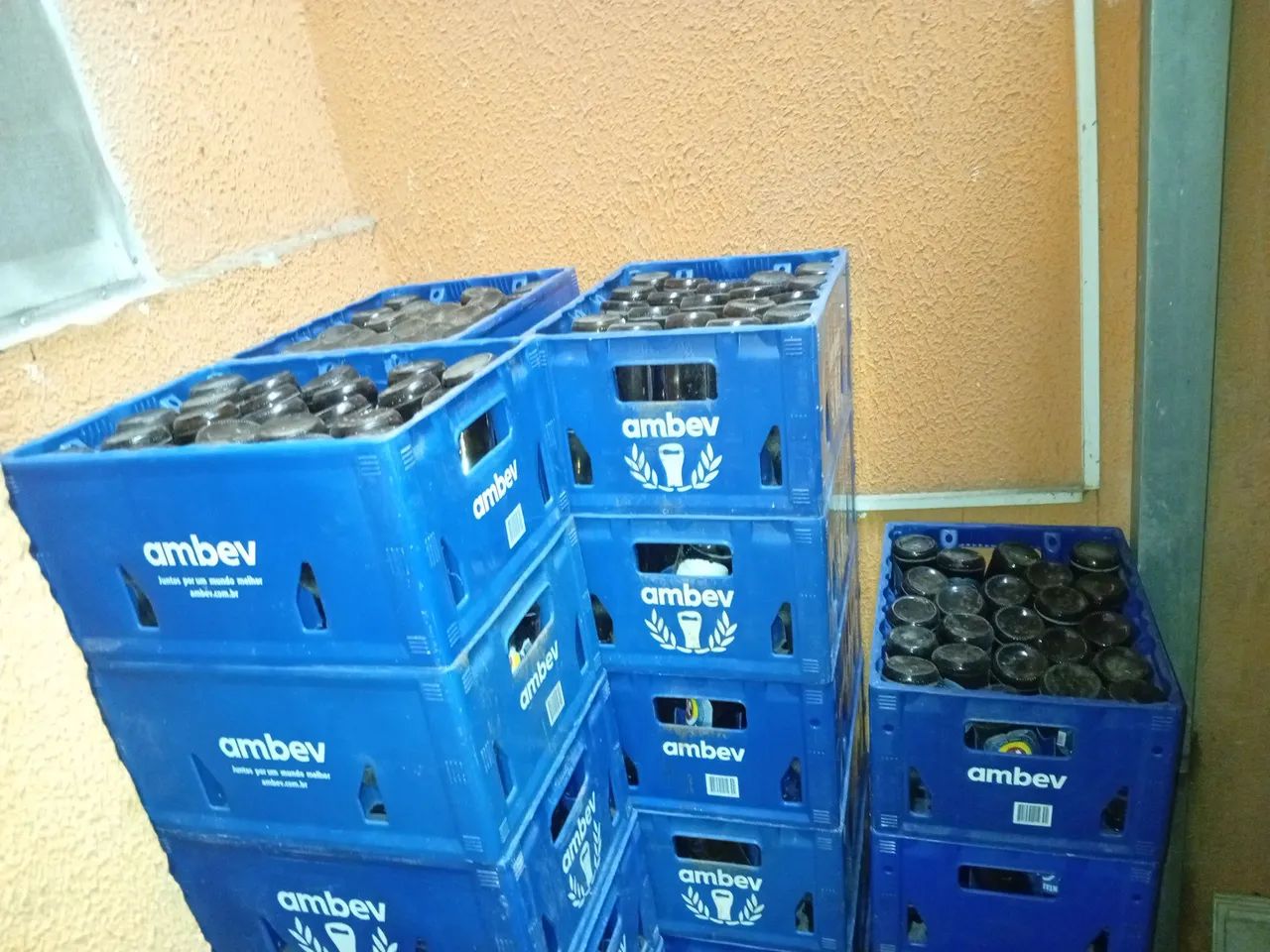 Engradado de cerveja antártica barrigudinha - Gastronomia e Hotelaria ...