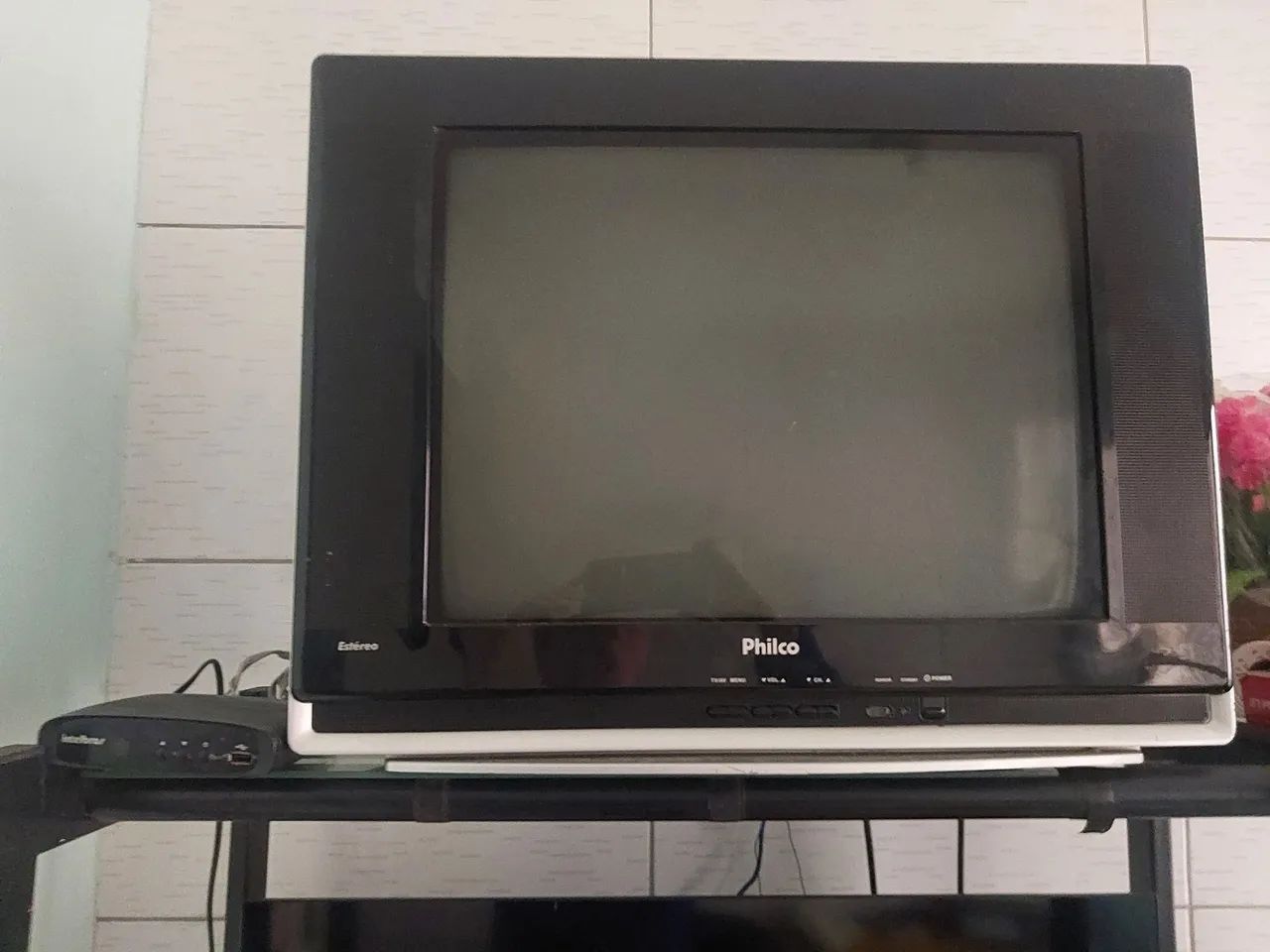 TV DE TUBO 20 POLEGADAS COM CONVERSOR DIGITAL. - TVs - Macaúbas, Salvador 1451266856 | OLX
