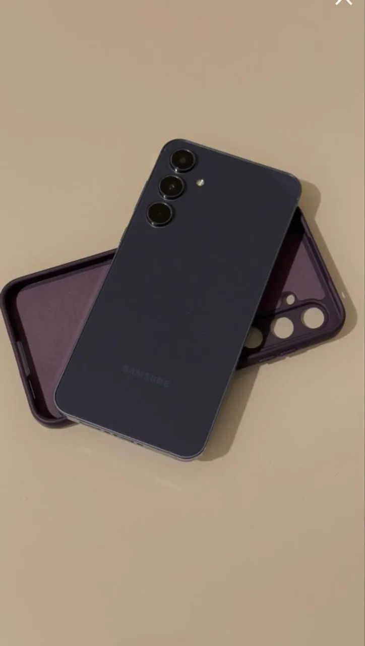 Vendo celular samsung A55 ou troco en outro pegado volta pra mim ...