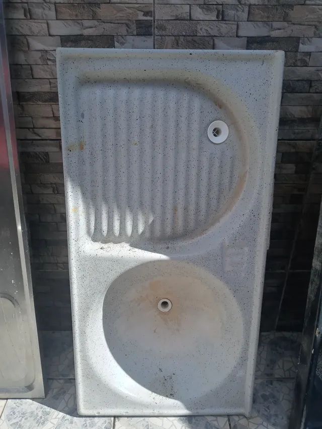 "pia de lavar roupa" no Brasil