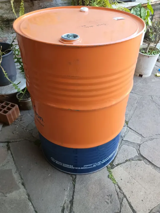 "tambores de 200 litros" no Brasil