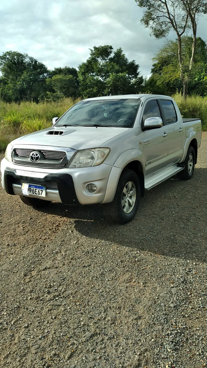 TOYOTA HILUX 2010 Usados e Novos