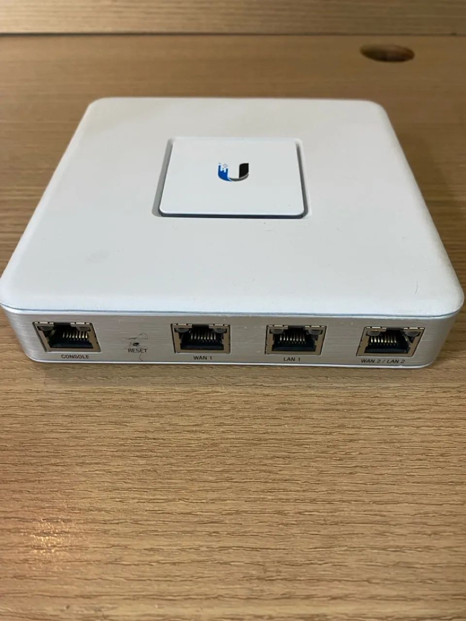 Ubiquiti UniFi Security Gateway (USG 3P) - Conectividade e Dispositivos ...