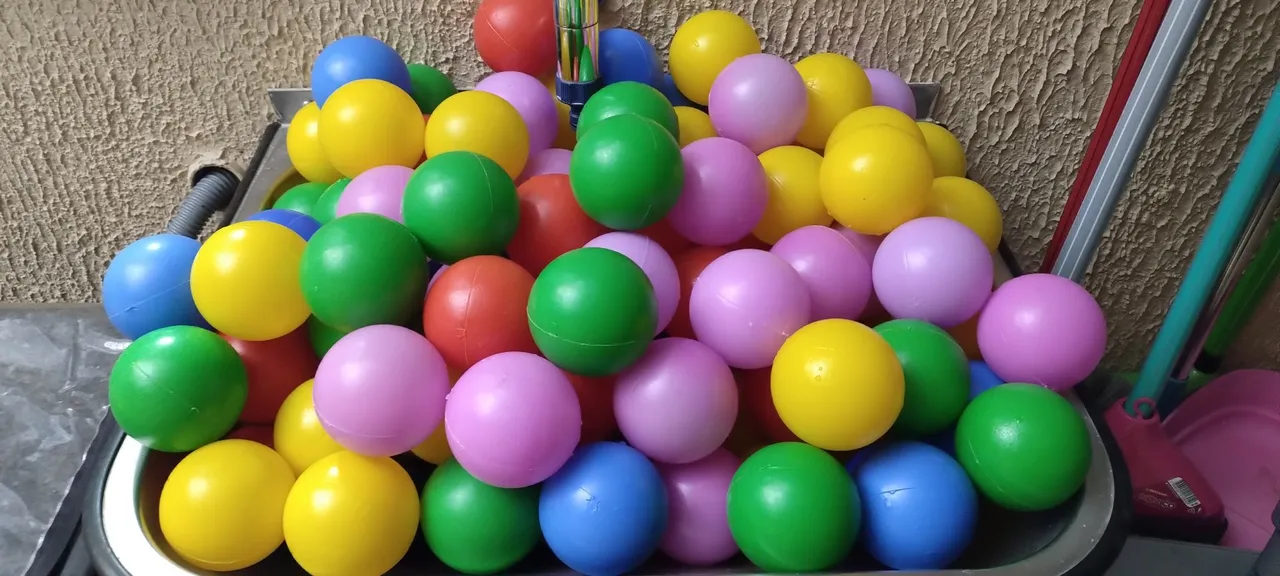 "pacote de bolinhas coloridas" - Artigos infantis no Brasil