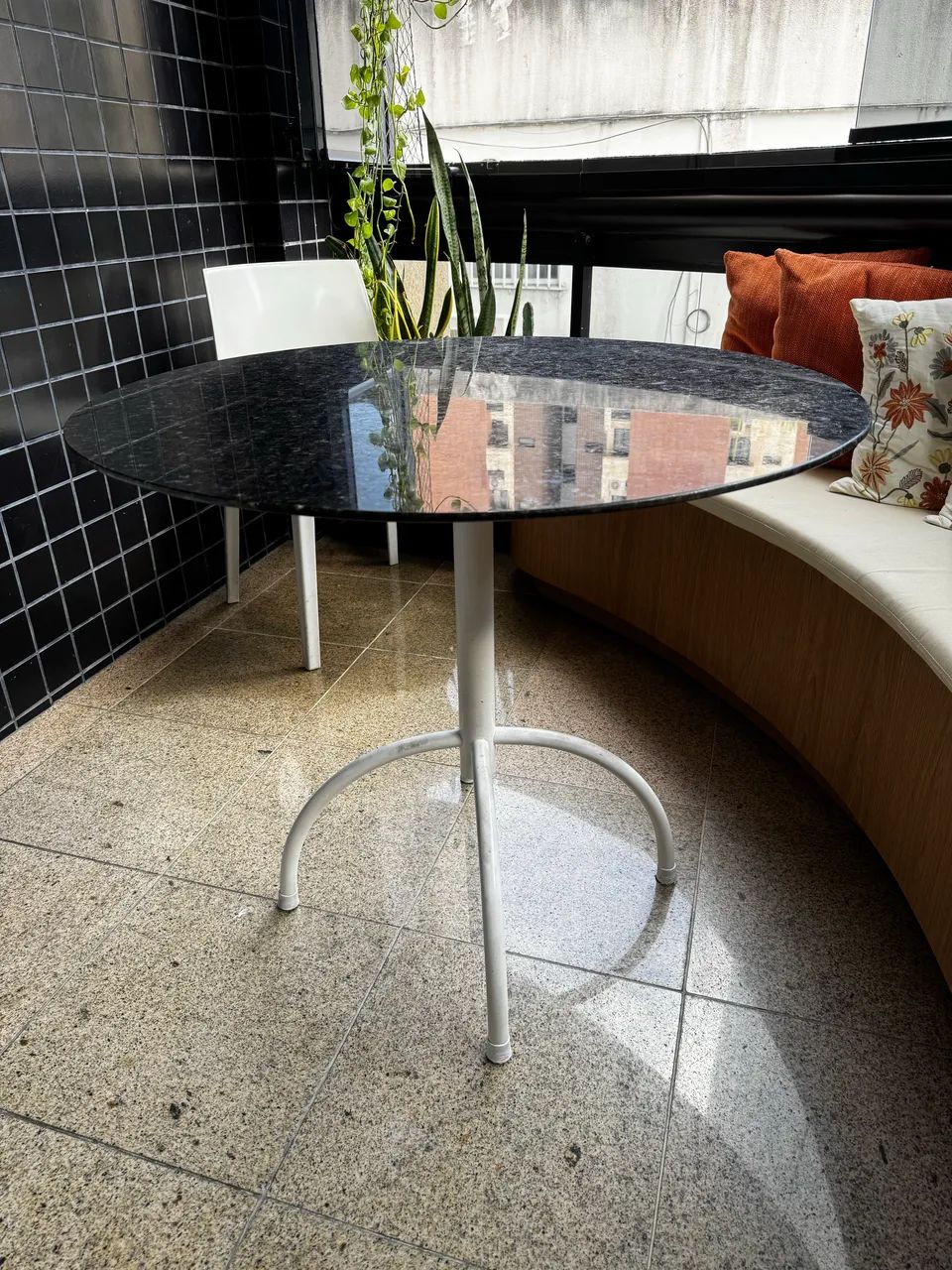 Mesa de granito redonda 4 lugares com 0,86cm de diâmetro - Mesas ...