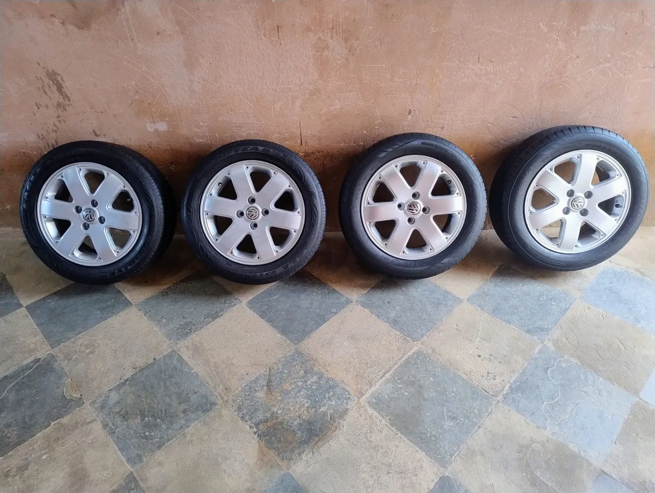 "rodas 15 polegadas" - Peças para carros, vans e utilitários no Brasil