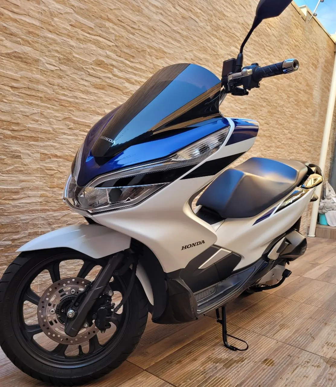 Motos HONDA PCX no Brasil