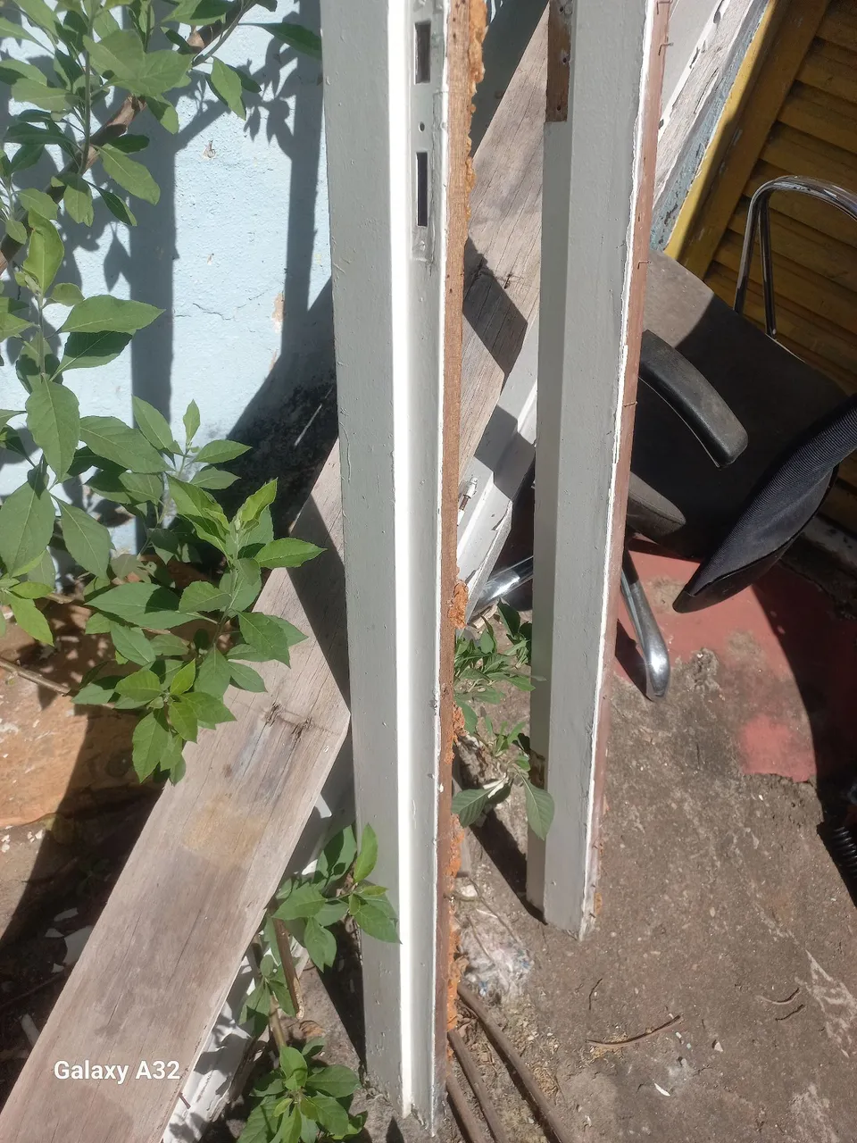 "alisar de porta" no Brasil