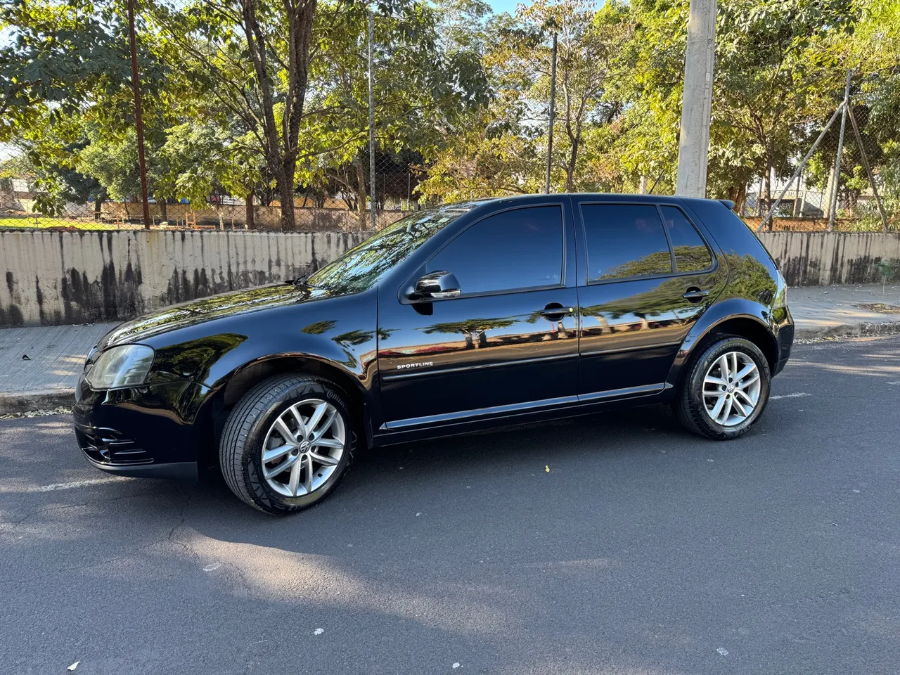 VOLKSWAGEN GOLF SPORTLINE 1.6 MI TOTAL FLEX 8V 4P Usados e Novos