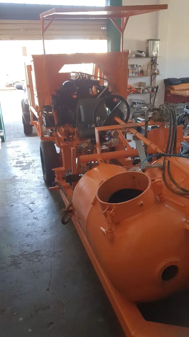 "maquina de pintura viaria" no Brasil