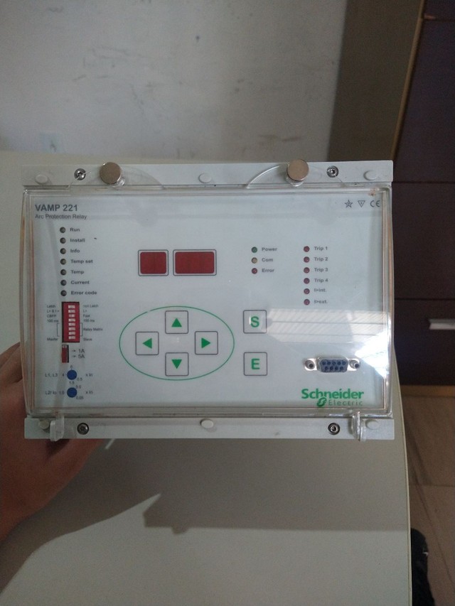 "rele de protecao" no Brasil