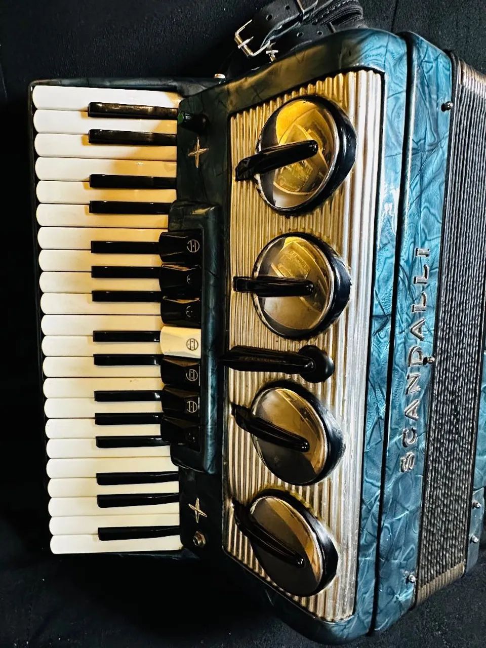 Acordeon sanfona Scandalli 80 baixos - Instrumentos musicais ...