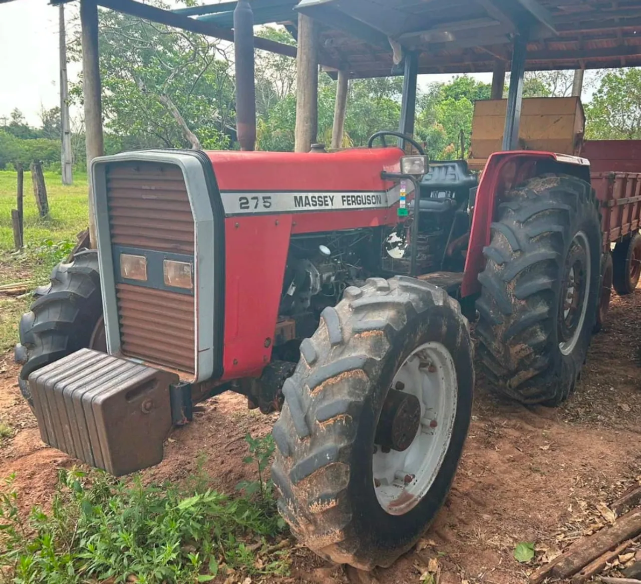 "massey ferguson 275" - Tratores e máquinas agrícolas no Brasil