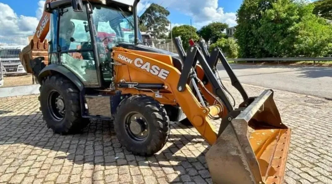 "retroescavadeira case 580n 4x4" no Brasil