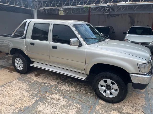 TOYOTA HILUX 2002 Usados e Novos