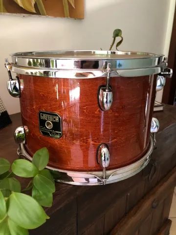 "tom de bateria" no Brasil