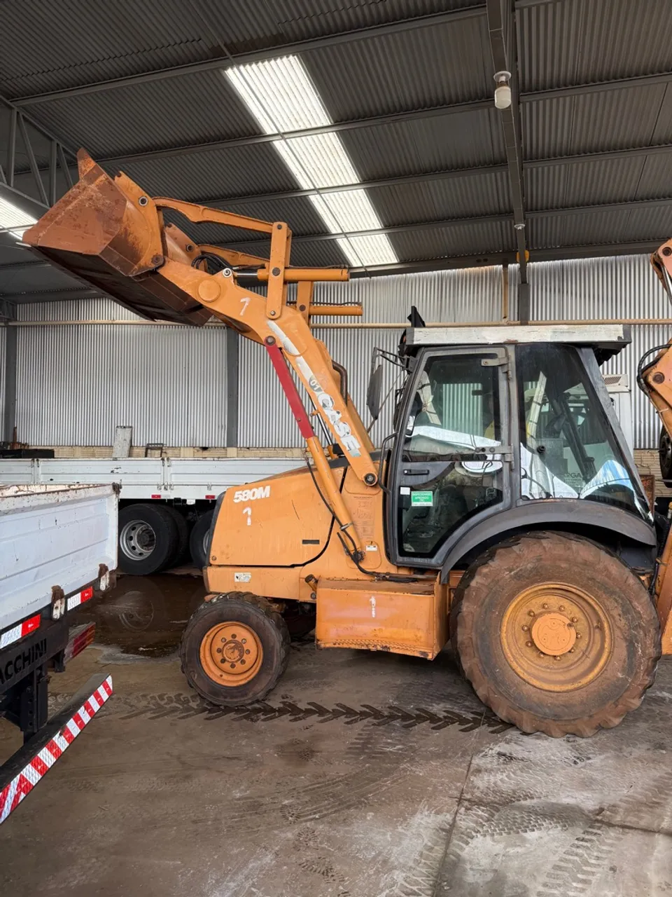 "retro escavdeira" no Brasil