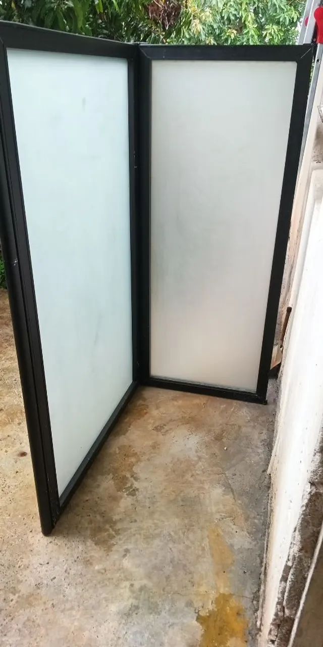 Biombo em alumínio/vidros leitoso - Itens Para Escritório - Uvaranas ...