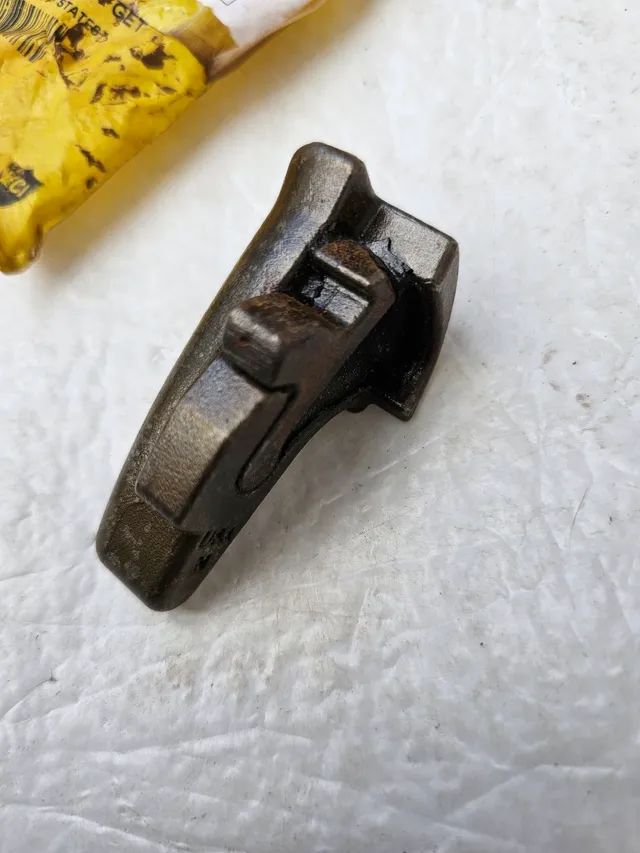 Escavadeira carregadeira caterpillar trava dente nova original 2862110 ...