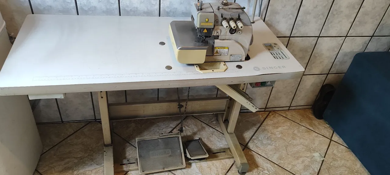 "maquina overlock industrial singer" - Máquinas para produção ...
