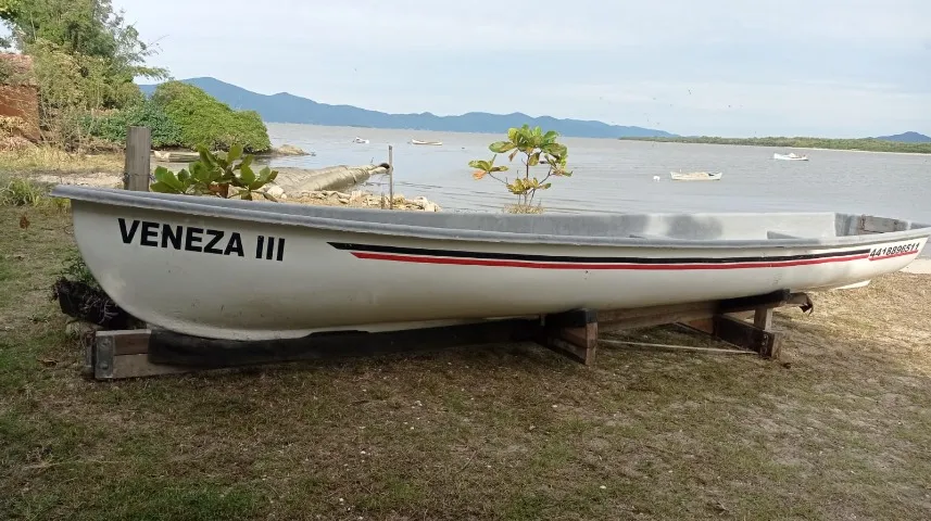 "barco de fibra" no Brasil