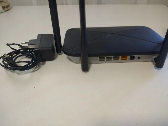 Roteador Gigabit Dual Band 2.4GHz-5GHz Wi-Fi 5 - Mercusys AC12G - Conectividade e Dispositivos ...