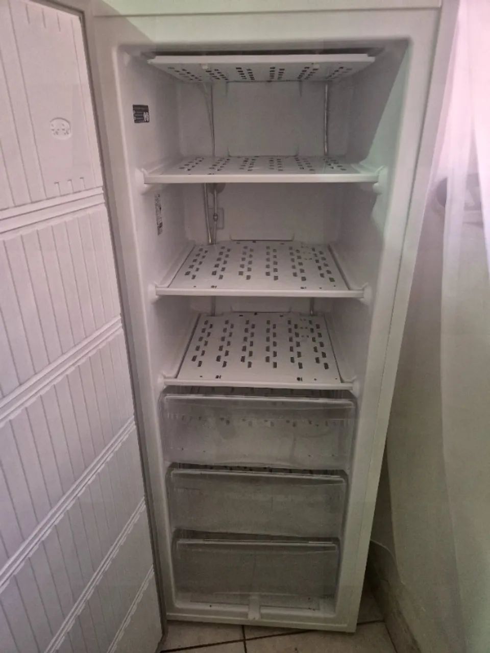 Freezer Vertical Electrolux FEI23 Cycle Defrost Inverter com 1 Porta ...