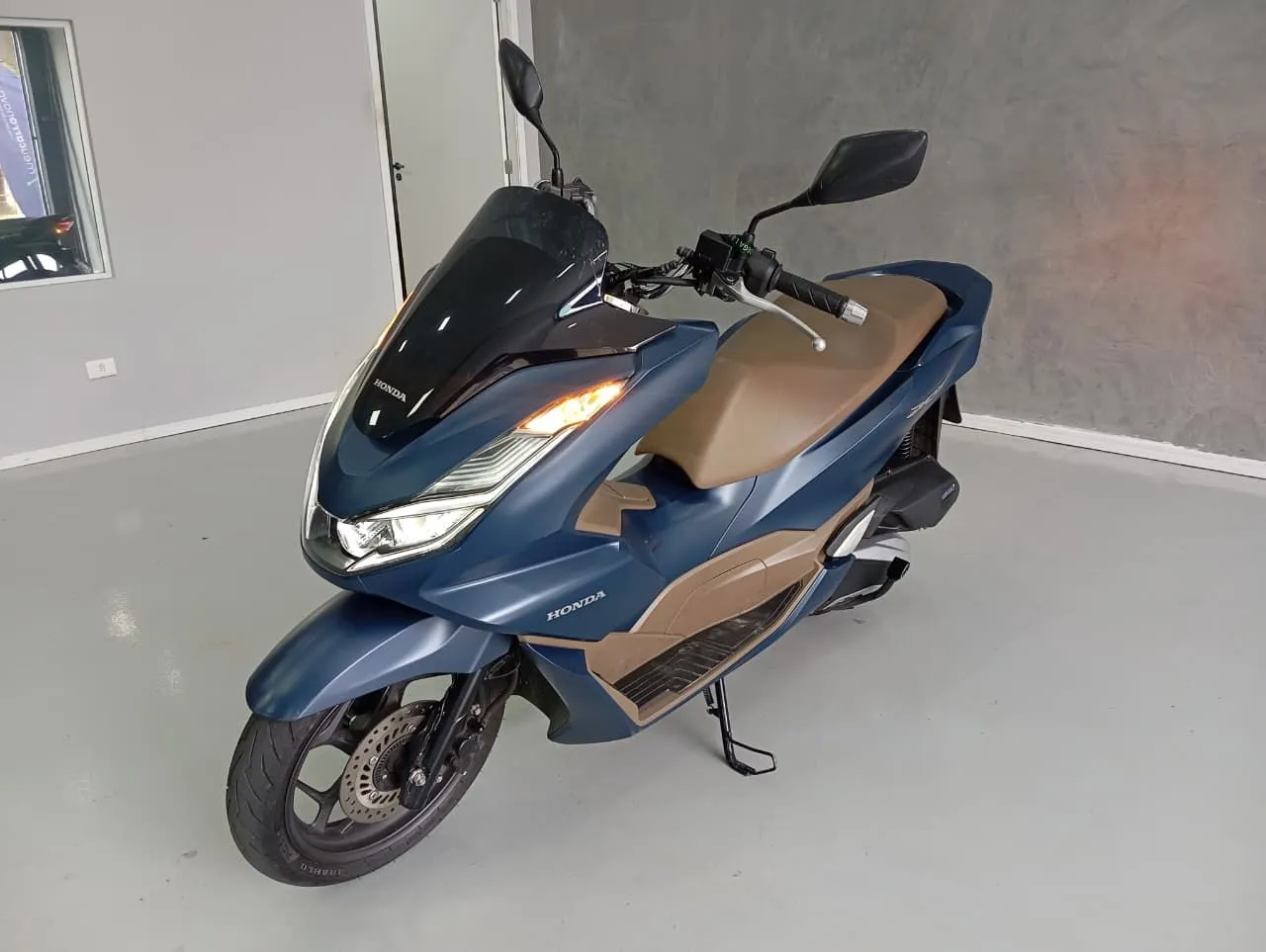Motos HONDA PCX 2024 no Brasil
