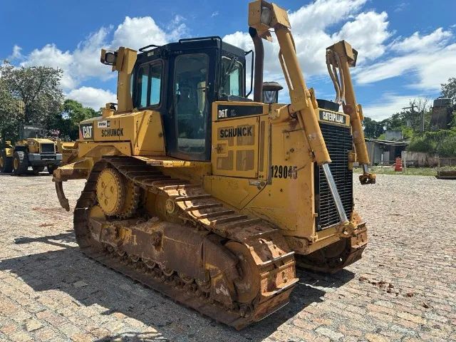 "trator de esteira caterpillar" no Brasil