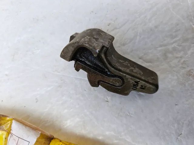 Escavadeira carregadeira caterpillar trava dente nova original 2862110 ...