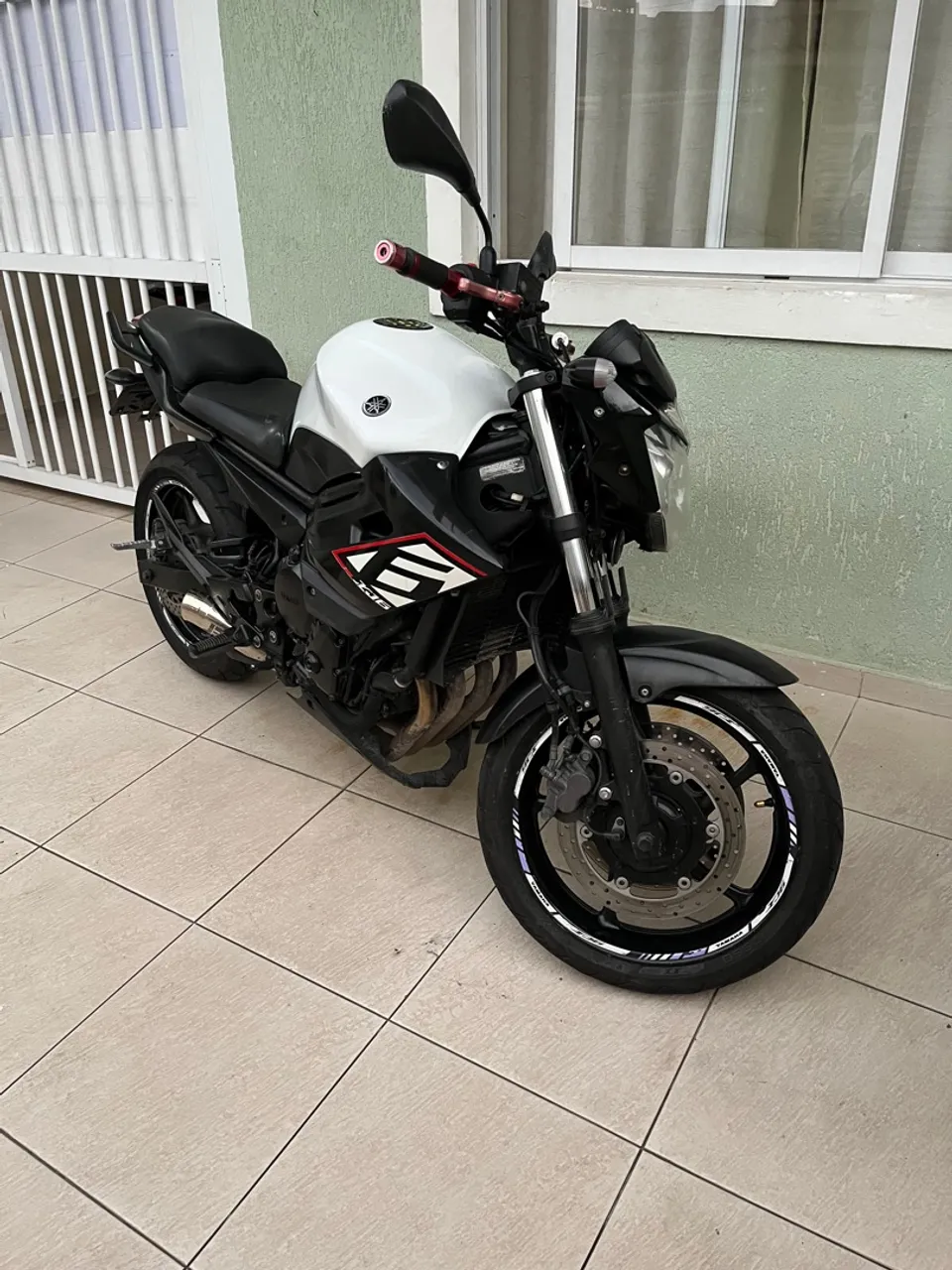Motos YAMAHA XJ6 no Brasil