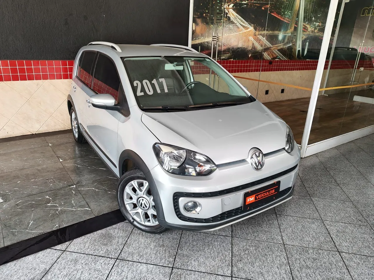 Volkswagen Up! CROSS 1.0 TSI TOTAL FLEX 12V 5P Usados e Novos em SP
