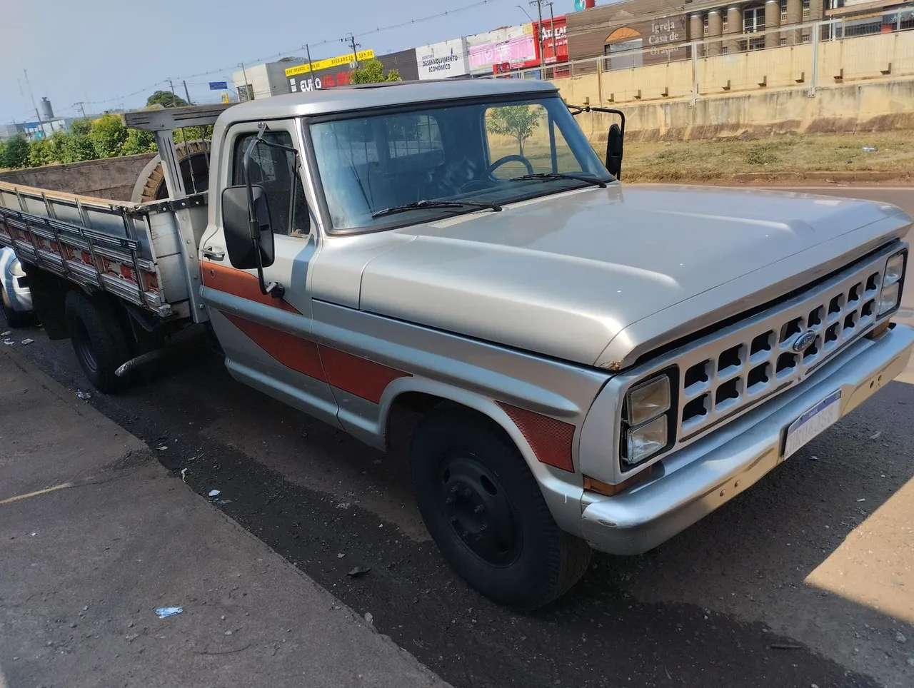 FORD F-4000 Usados e Novos