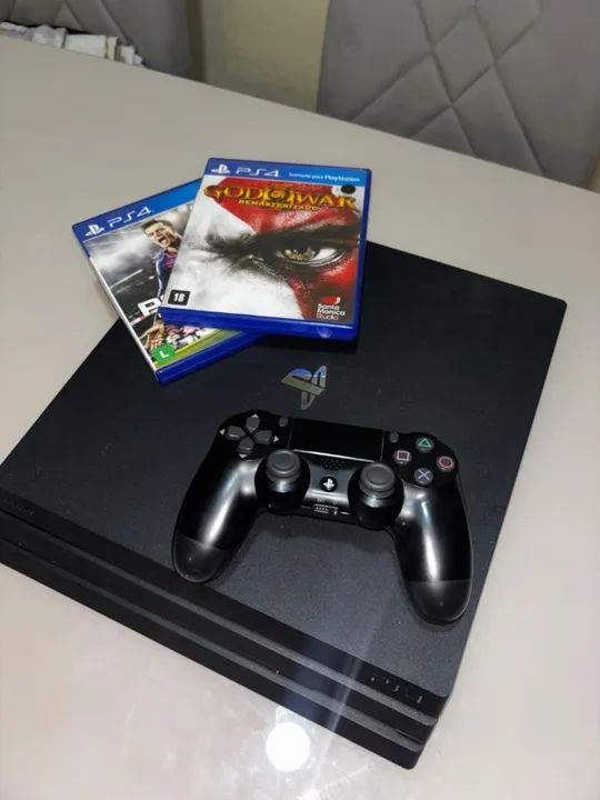Vendo play 4 pro com 1 manete, Pes 2019 e God Of War 3 Remastered - Consoles de Vídeo Game - São ...