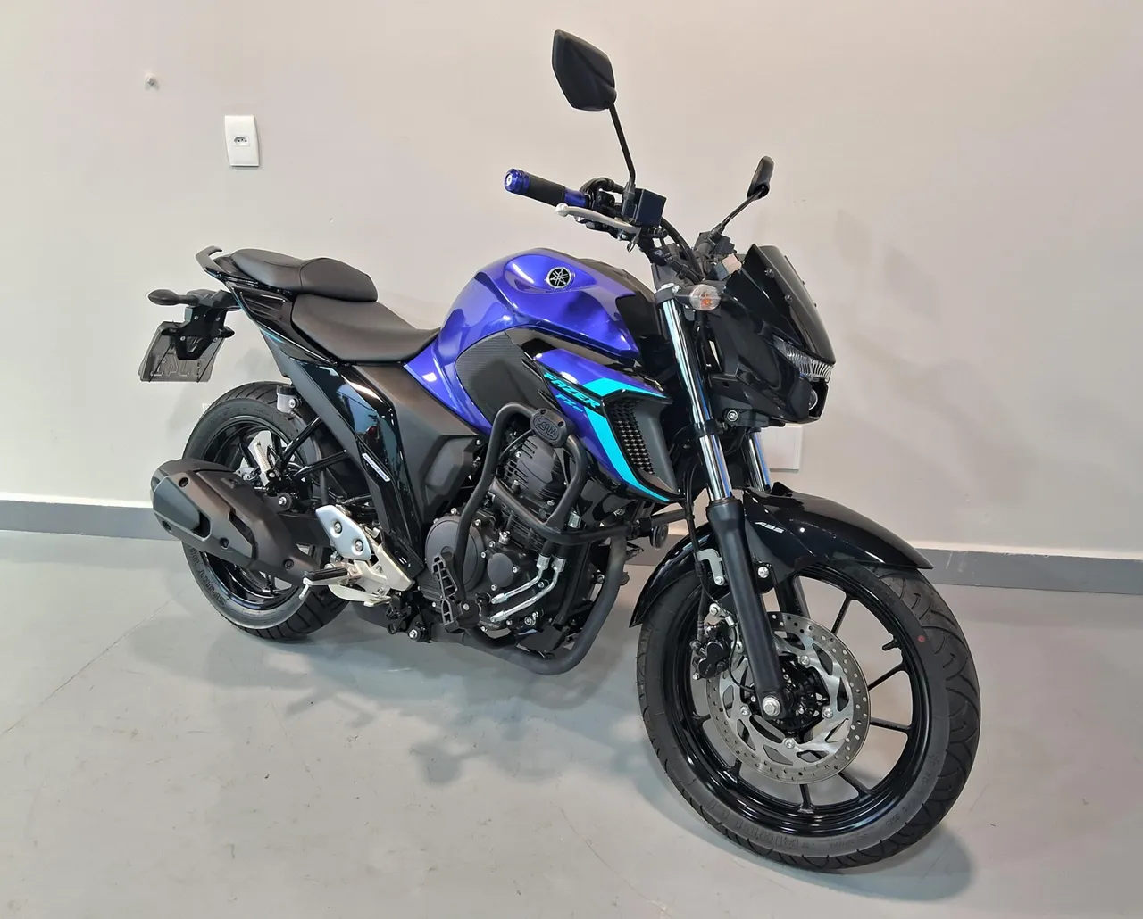 Motos YAMAHA FZ25 2024 no Brasil