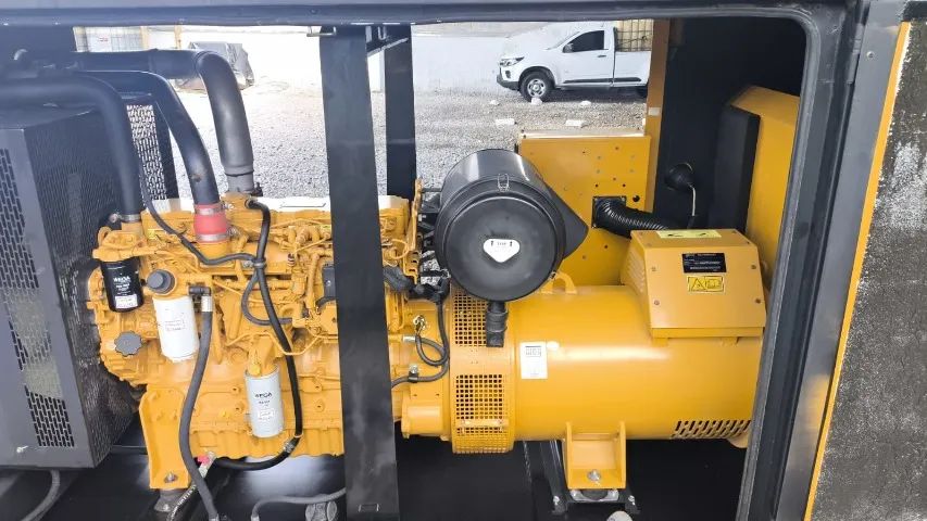 Gerador Caterpillar a diesel Trifásico 220/380V - Outros itens para ...