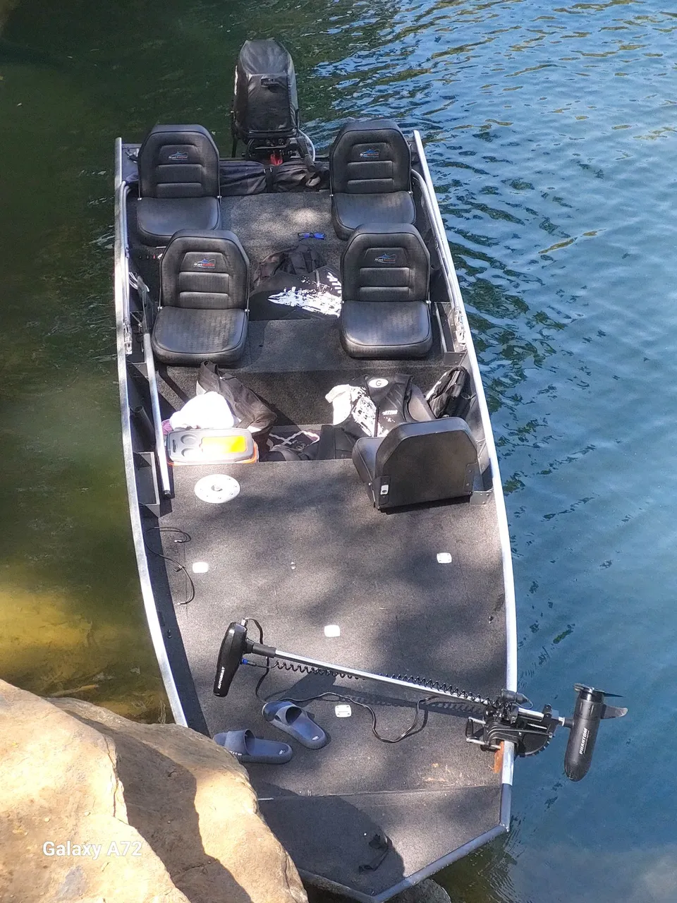 "barco de pesca com motor" no Brasil