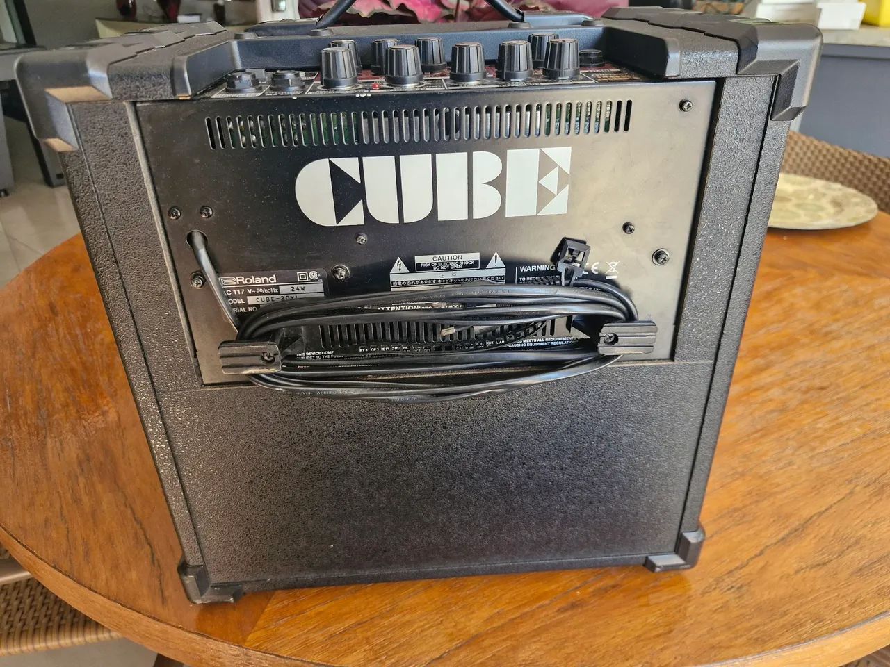 Amplificador Roland Cube 20XL - Equipamentos e Acessórios de Som ...