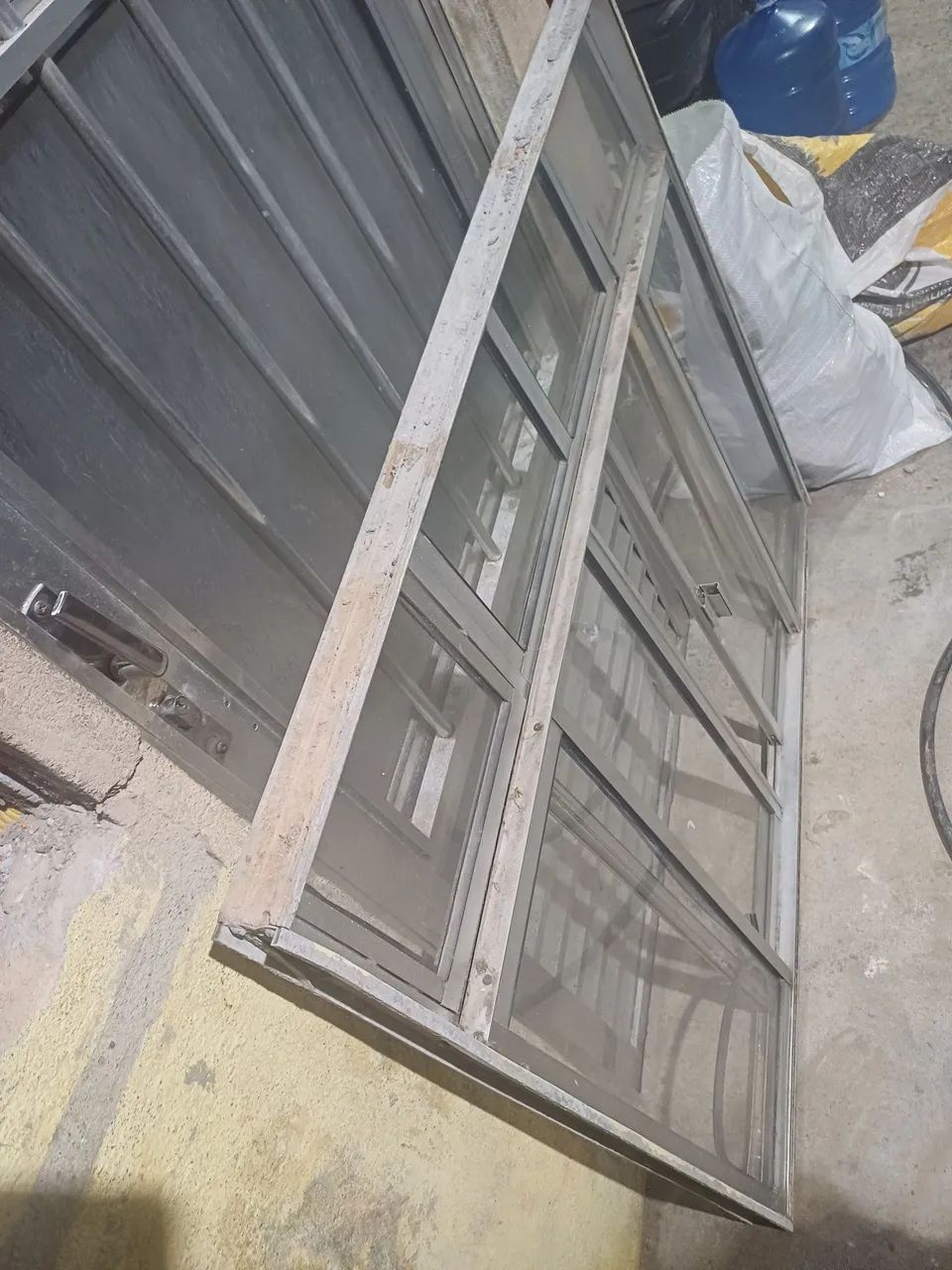 Janela de alumínio altura 97/ largura 118 lado direito - Portas e ...