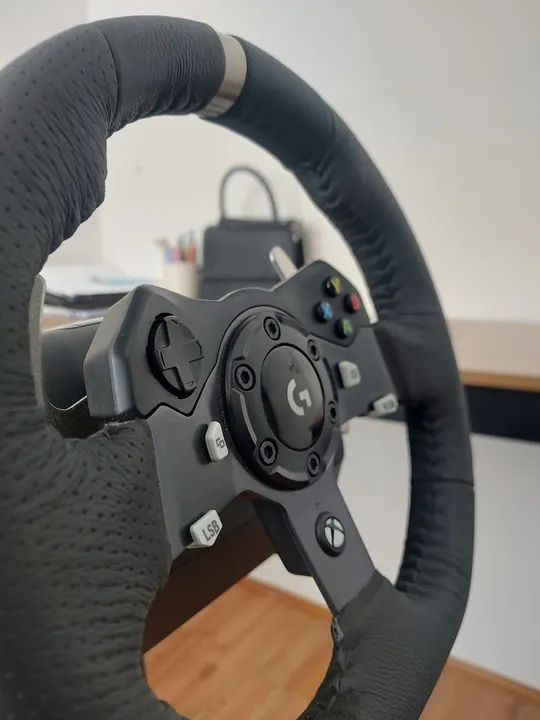 "volantes logitech" no Brasil