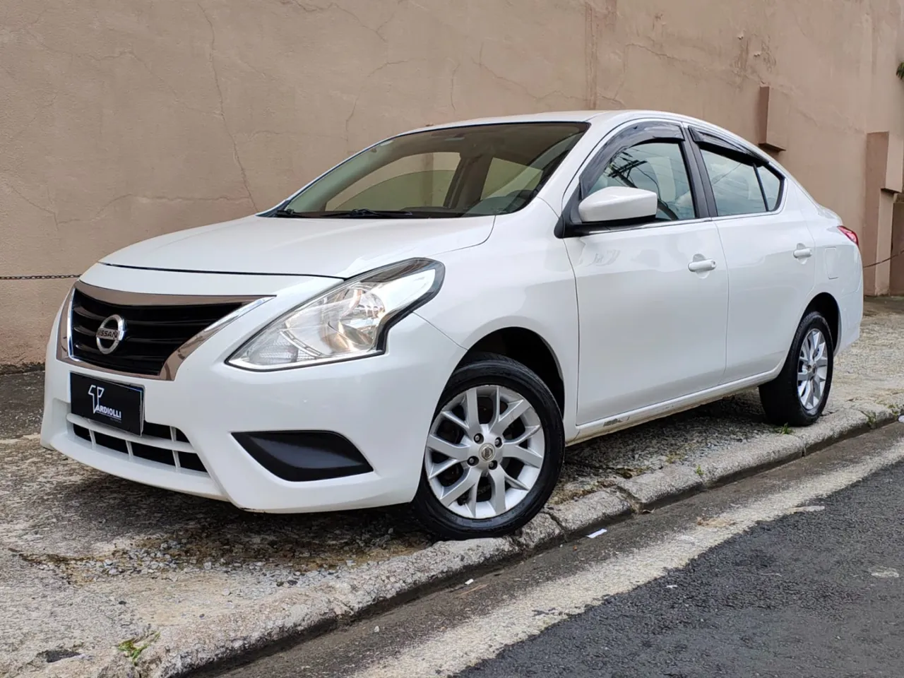 "nissan versa 2016" - Carros Usados e Novos à venda