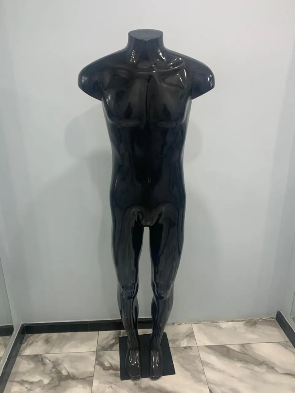 "manequim masculino preto" no Brasil