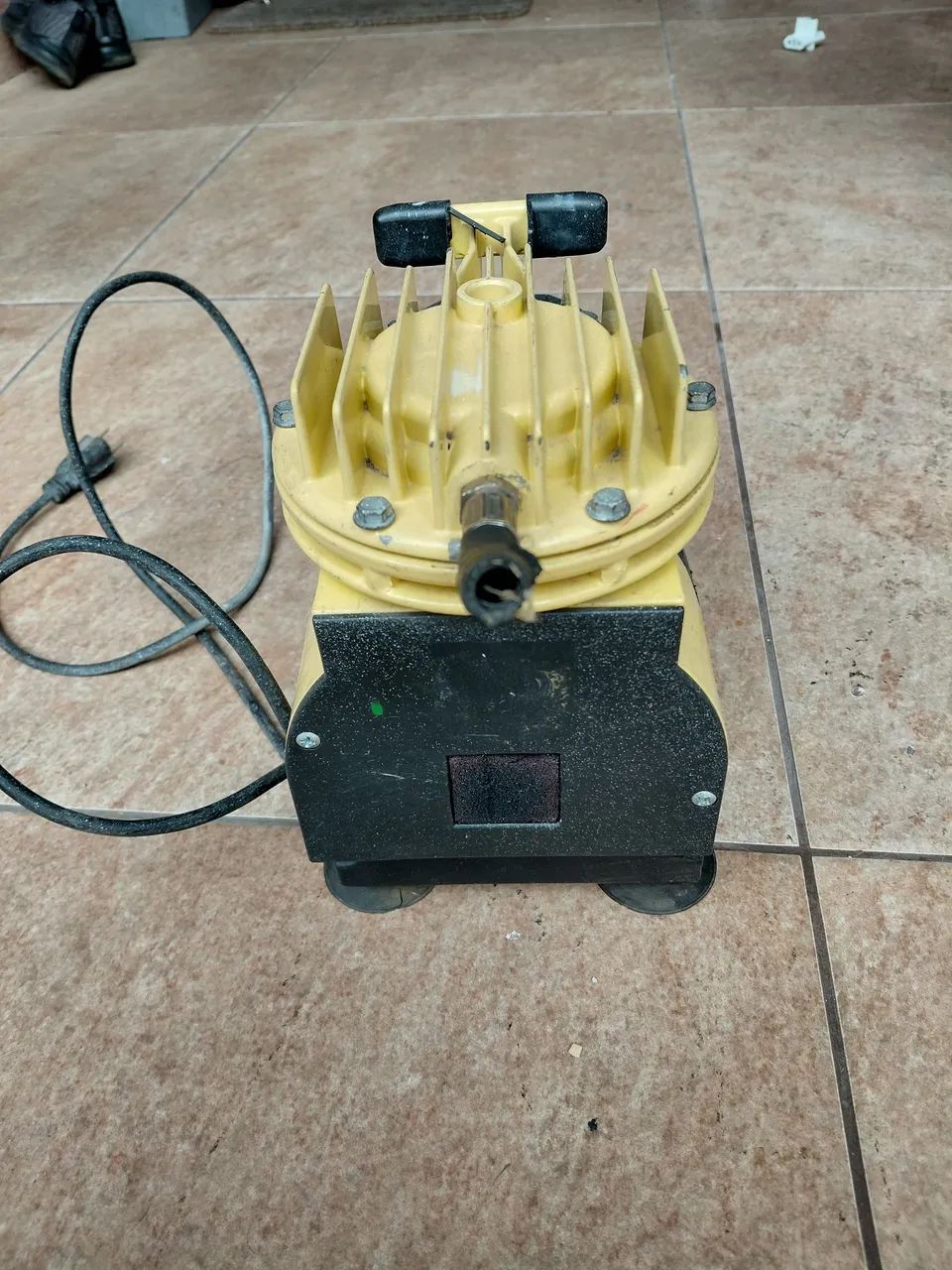 Mini Compressor de ar direto Aerografia Bivolt c/ Filtro e Regulador ...