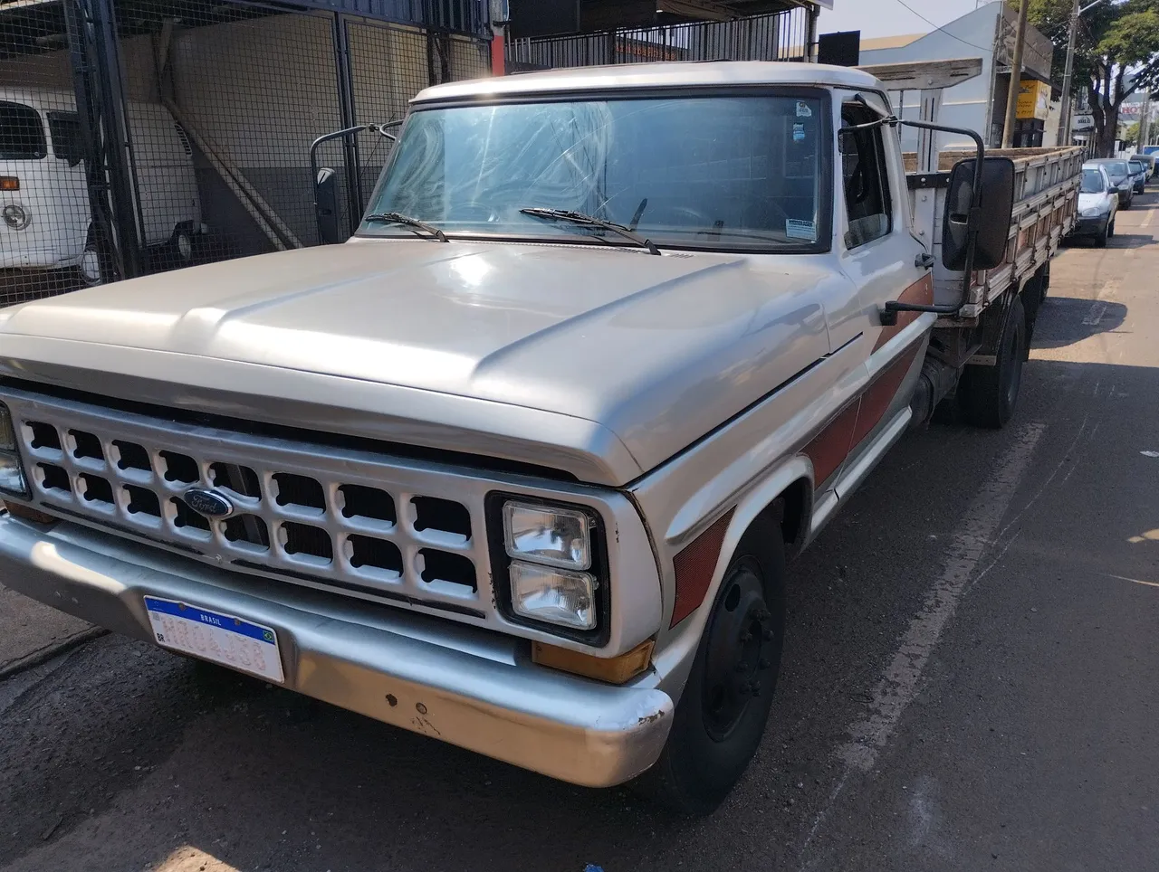 FORD F-4000 Usados e Novos