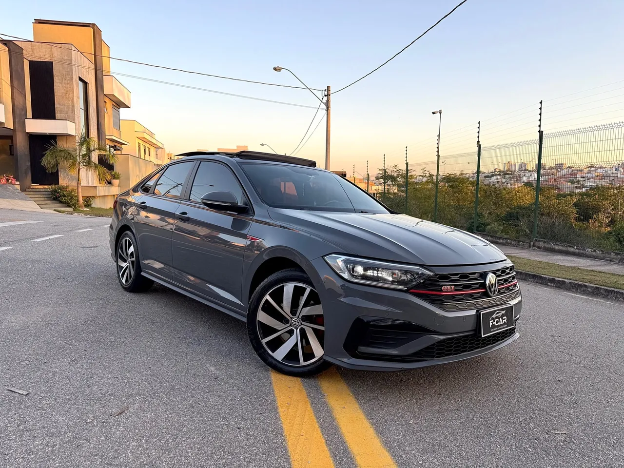 VOLKSWAGEN JETTA GLI 350 TSI 2.0 16V 4P AUT. Usados e Novos