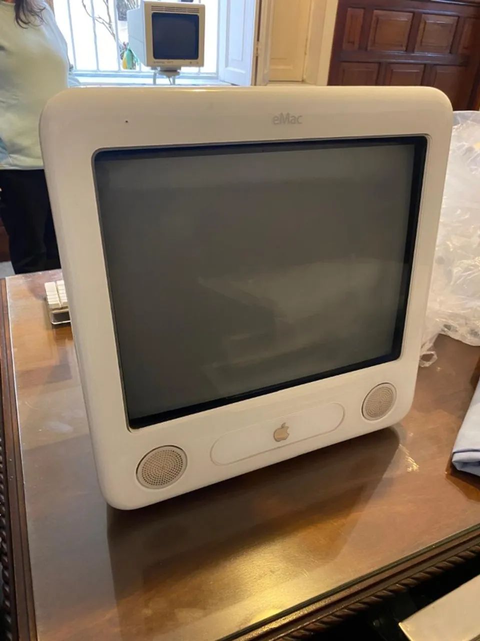Computador Antigo Apple Emac 2002(powerpc G4) (Usado) - Monitores ...