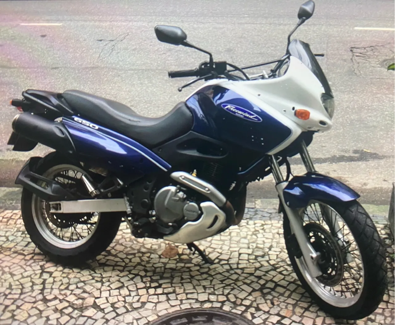 Motos SUZUKI FREEWIND XF 650 no Brasil