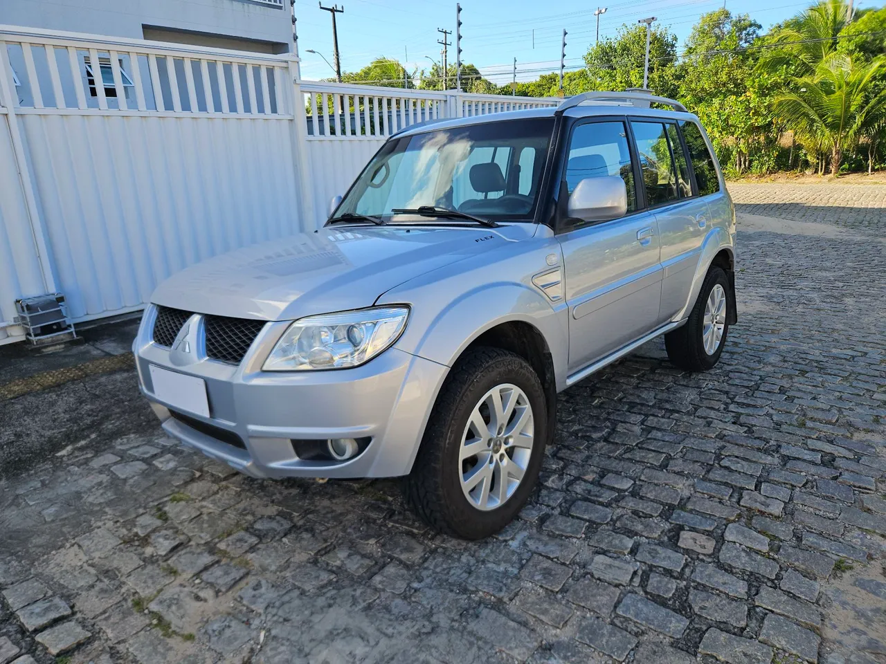 MITSUBISHI PAJERO TR4 2.0/ 2.0 FLEX 16V 4X4 AUT. Usados e Novos