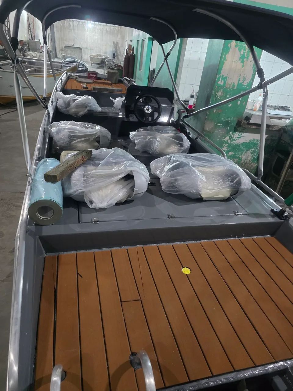 Bote de aluminio 6m x 1,60m com motor 60hp yamaha 4 tempos. - Barcos e ...
